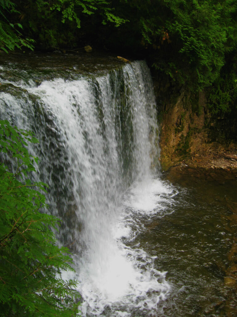 Beaver Valley Water Falling Hike – 2-Day Autumn Adventure - Bruce Trail ...